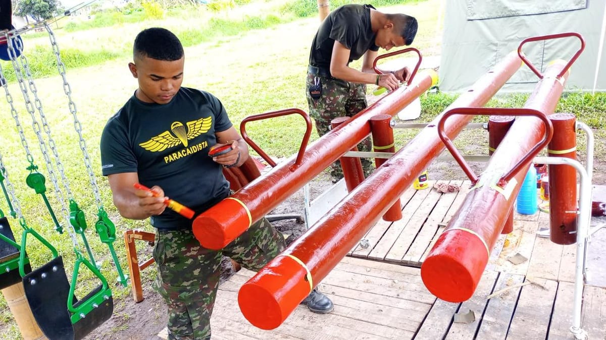 Ejército Nacional entrega parque infantil a la comunidad del cañón del ...